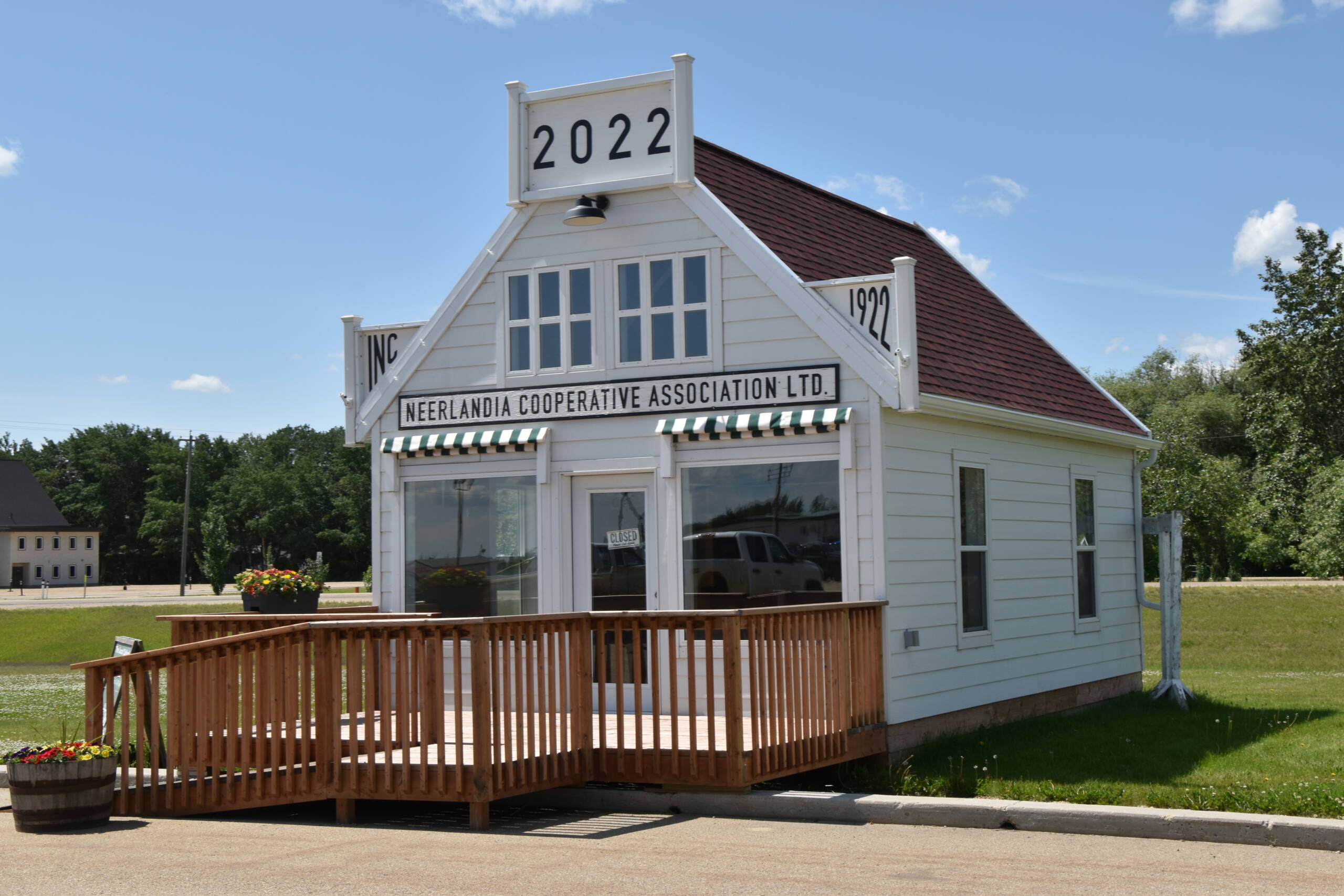 REPLICA STORE Rental Space – Neerlandia Co-op