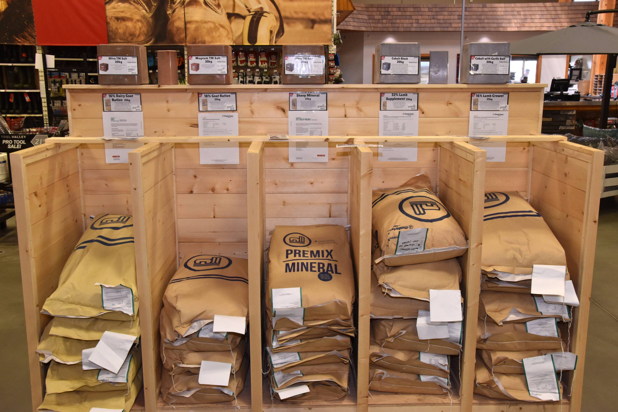 MASTERFEEDS DEALER – Neerlandia Co-op